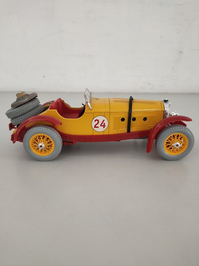 Modellino in Metallo, Plastica "Disney's Goofy Car" Scala 1:18 Vintage ...